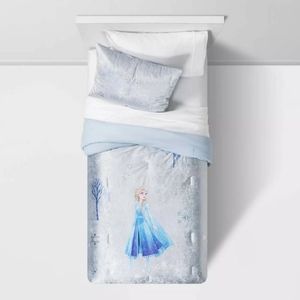 Disney | Bedding | New Disney Frozen Ii Fearless Journey Quilt Set ...